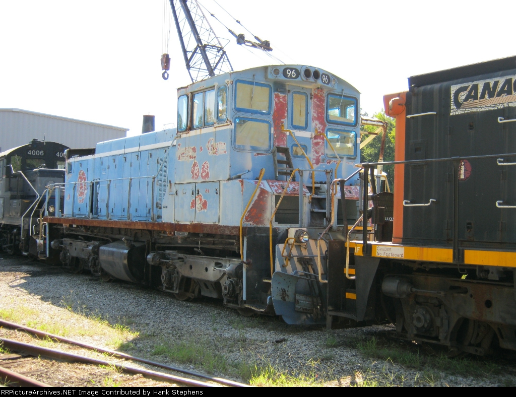Shot through fence of Lancaster and Chester SW1500 sans radiator at RTEX on Labor Day, 2010